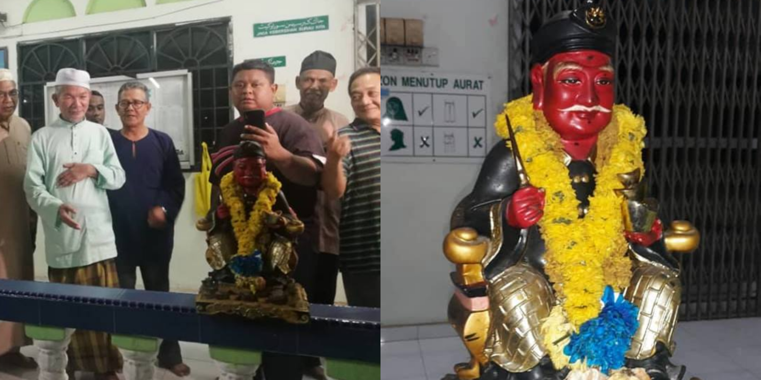 Penduduk Gempar Patung Berhala Dengan Kalungan Bunga Dalam Surau