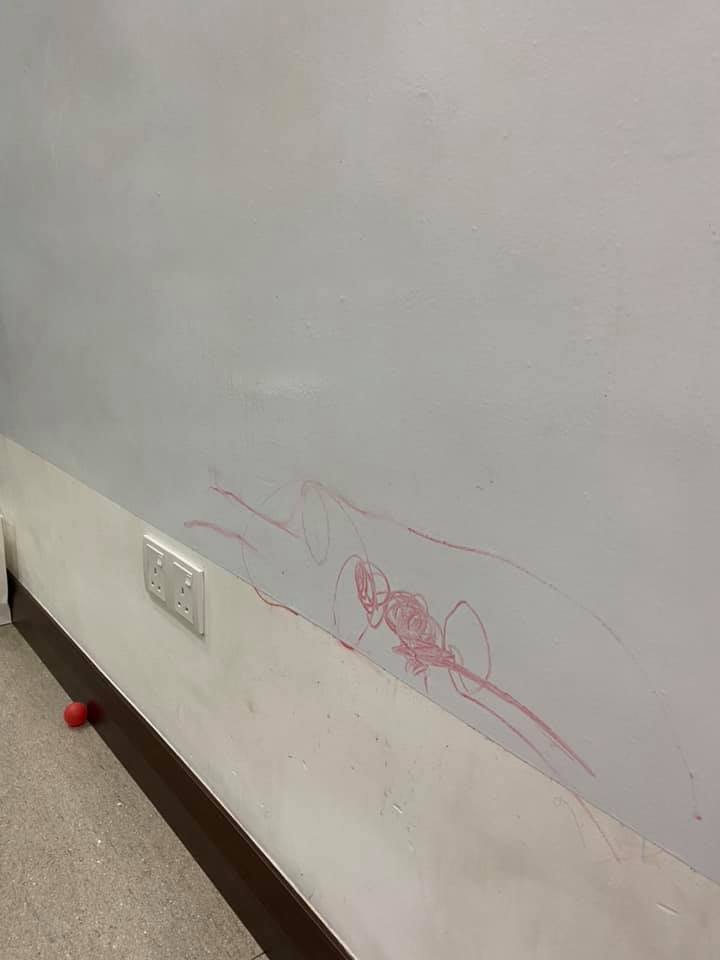 Anak Selalu Conteng Dinding? Ini Alat 'Magic' Yang Perlu Ada Di Rumah ...