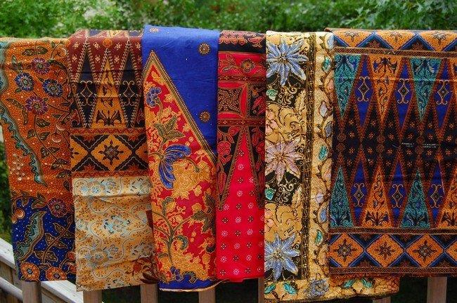 “Bukan Main Sebat Ja”, 4 Cara Pakai Kain Batik Ikut 'Kepala Kain ...