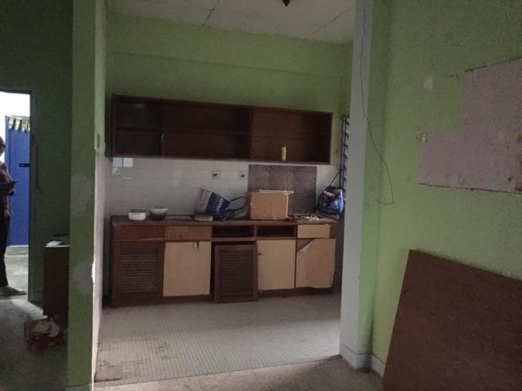 Lelaki Ini Deko Rumah Berek PDRM Jadi Cantik & Kemas, Banyak Guna ...