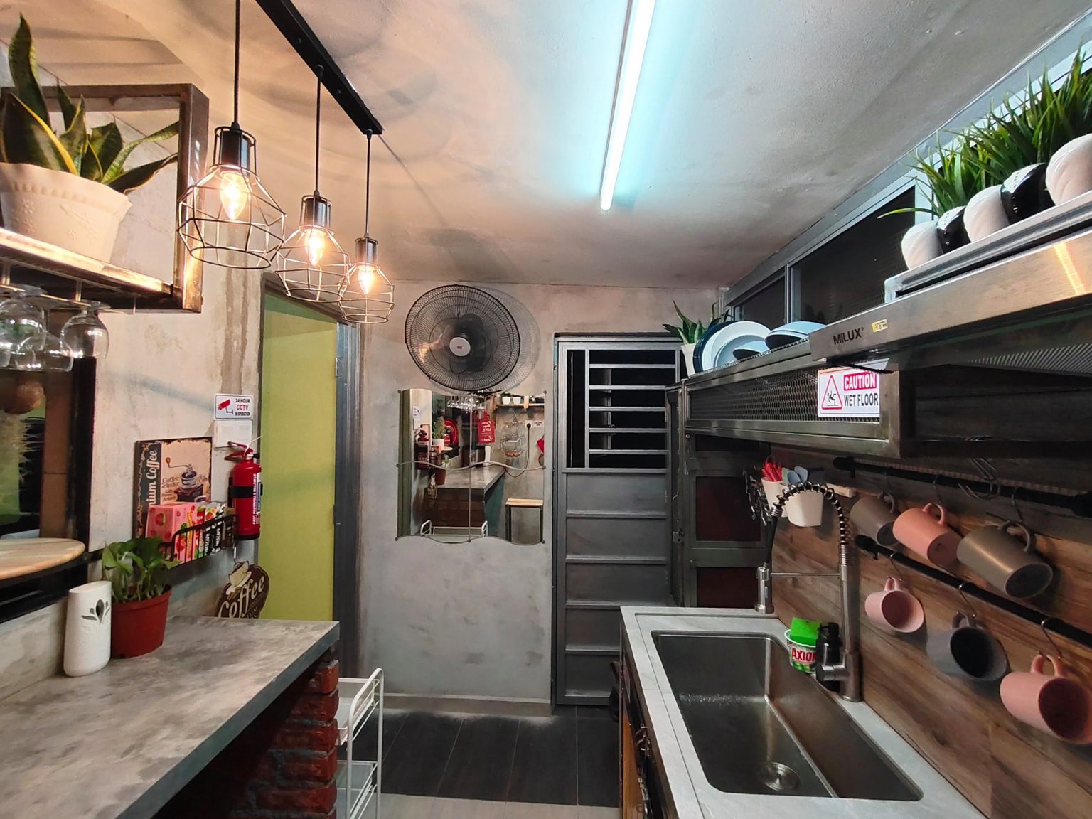 Ikut Warna Asli Bata, Simen & Besi, Abang Ni Deko Dapur Ikut Konsep ...