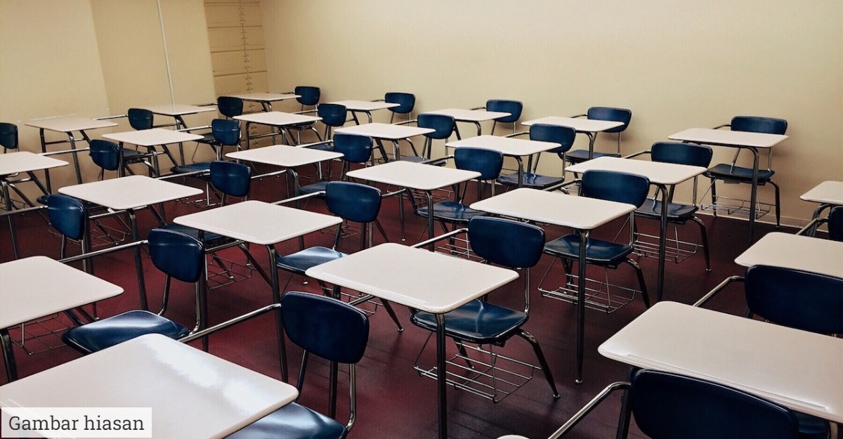 Pelajar Lelaki Pengsan, Dapat Tahu Perlu Jawab "Exam" Dalam Dewan Penuh ...