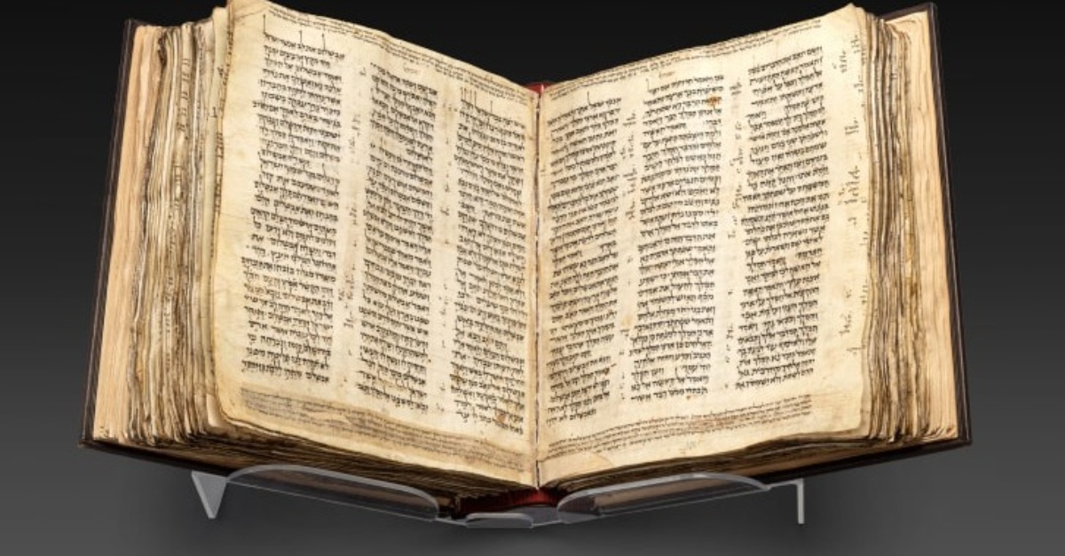 Kitab Injil Tertua Paling Lengkap Di Dunia Bakal Dilelong