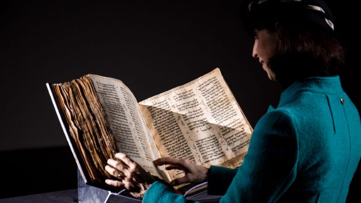 Kitab Injil Tertua Paling Lengkap Di Dunia Bakal Dilelong