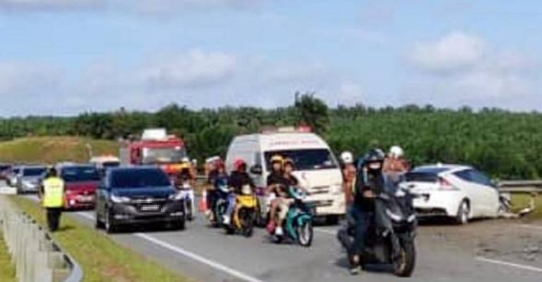 Budak Lelaki 2 Tahun Maut Dalam Kemalangan Lima Kenderaan