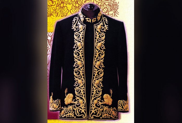 Ingatkan Tengkolok Sahaja, Ini 7 Pakaian Istiadat Diraja Perlu Diketahui