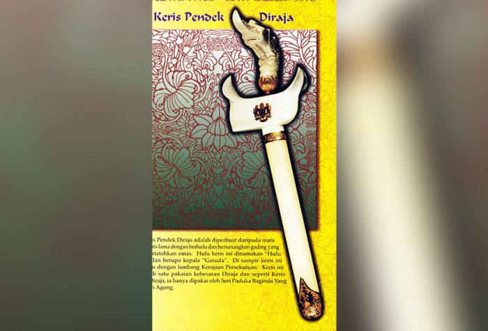 Ingatkan Tengkolok Sahaja, Ini 7 Pakaian Istiadat Diraja Perlu Diketahui