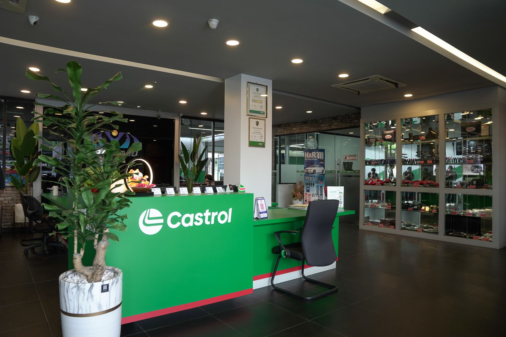 Castrol Raikan Pembukaan Rasmi Bengkel Peneraju Utama (Flagship Store) Castrol Auto Service Yang ...