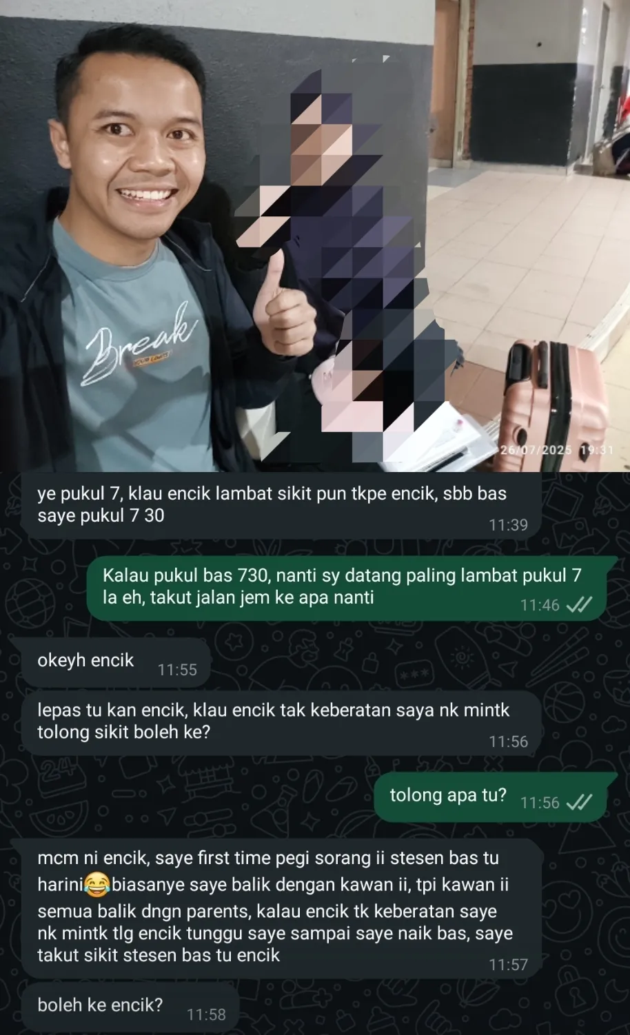 Sanggup Tunggu Sampai Penumpang Naik Bas, Tindakan Pemandu E-Hailing Ini Dipuji Ramai
