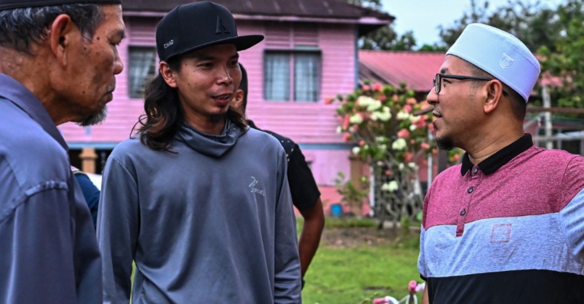 Ketepikan Masalah Kesihatan, Muhammad Arsyad Nekad Selam Kumbahan Selamatkan Abdul Fatah