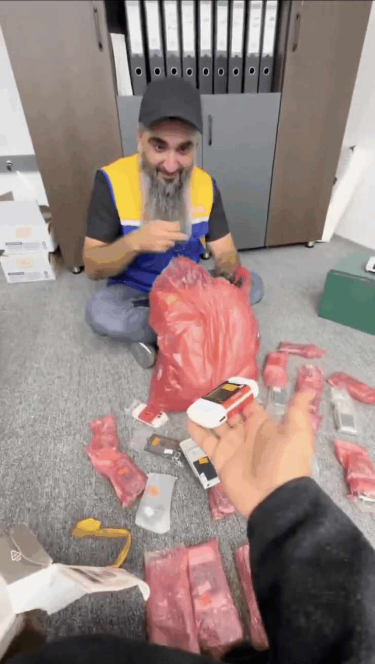 Buat Tempahan Sejak 2010, Pemilik Kedai Terima Stok Telefon Nokia ...