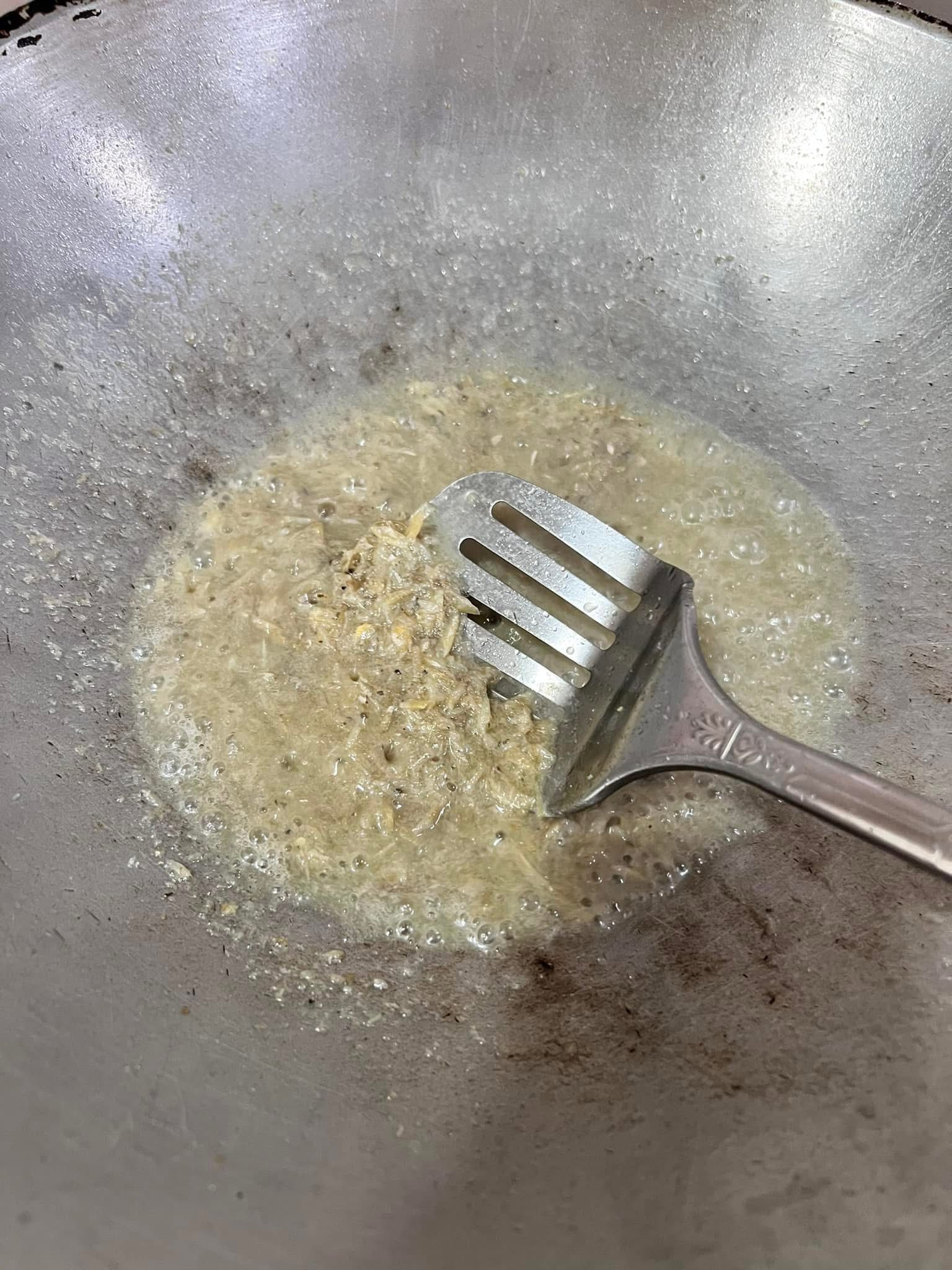 Pekat, Penuh Aroma, Lelaki Kongsi Petua Masak Sambal Nasi Lemak Guna ...